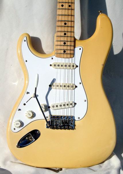 FENDER '78 STRATO Lefty, White, RARE, near mint condition