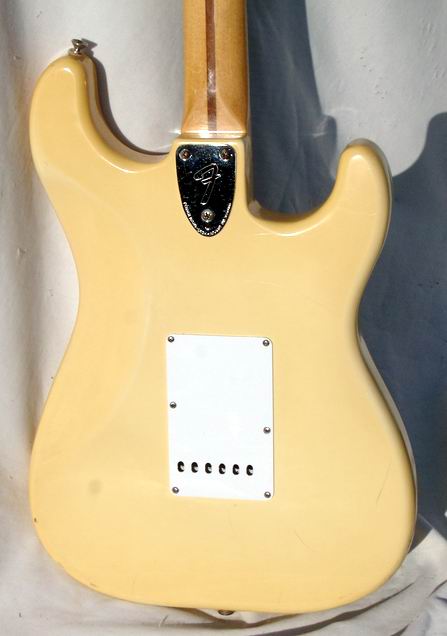 FENDER '78 STRATO Lefty, White, RARE, near mint condition